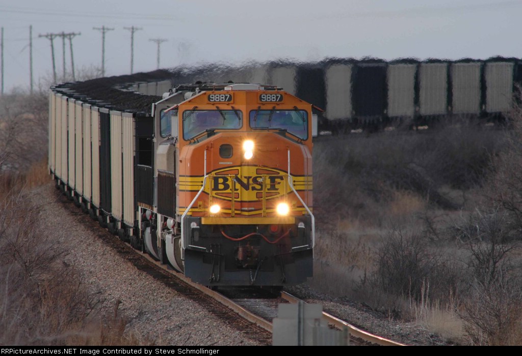 BNSF coal train approaches east end of Hermann
